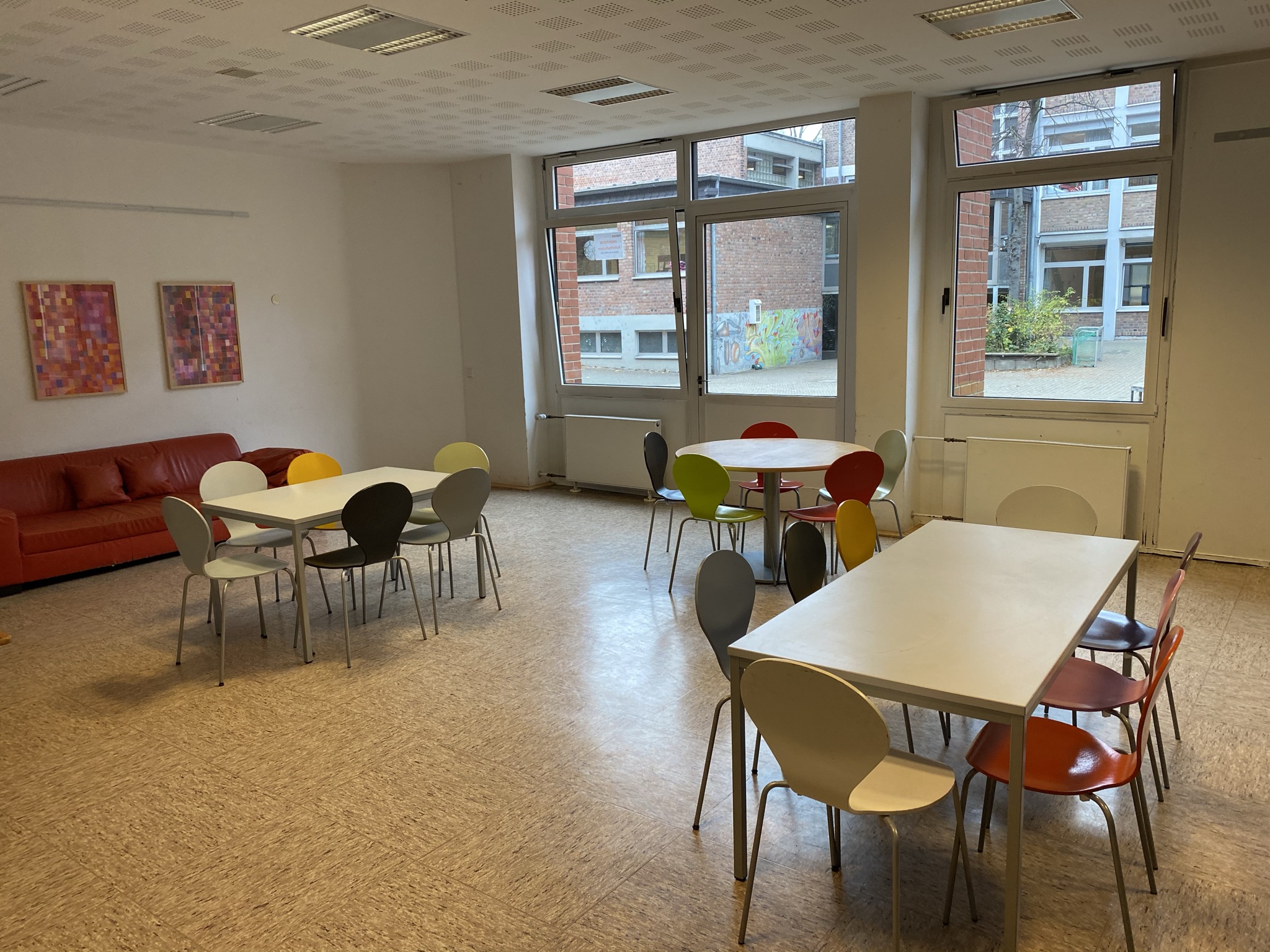 Oberstufen-Aufenthaltsraum eröffnet! – Erzb. Liebfrauenschule Köln